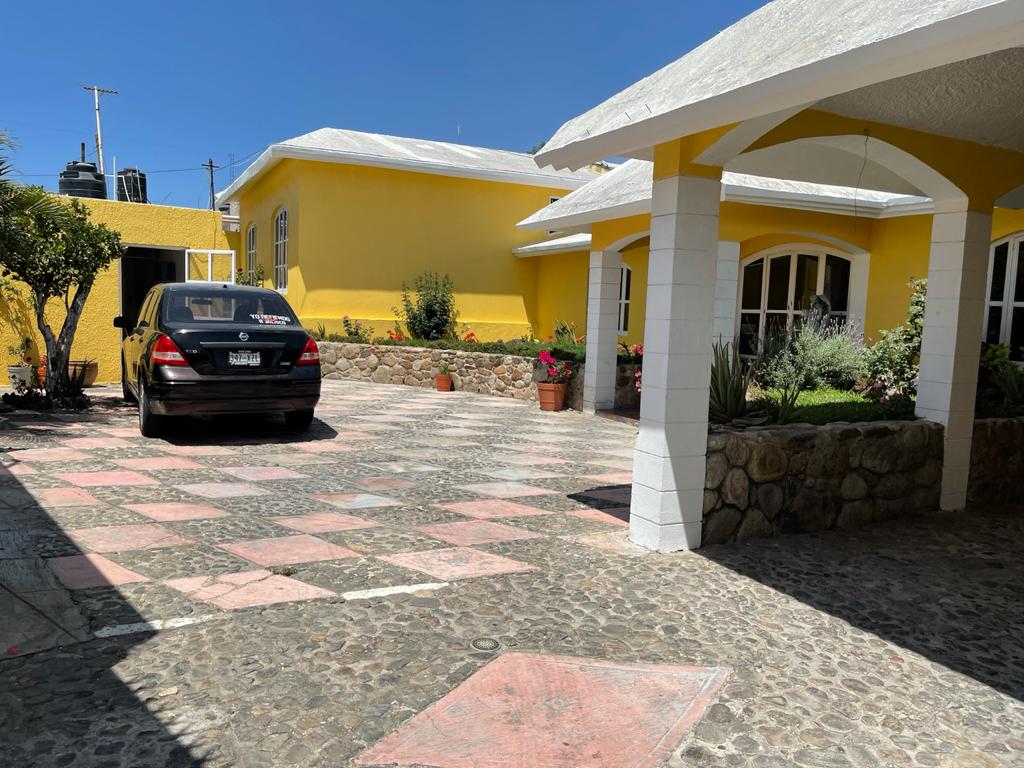 Casa en venta en Gladiola 1315, Colonia tulipanes, Tlajomulco de Zúñiga ...